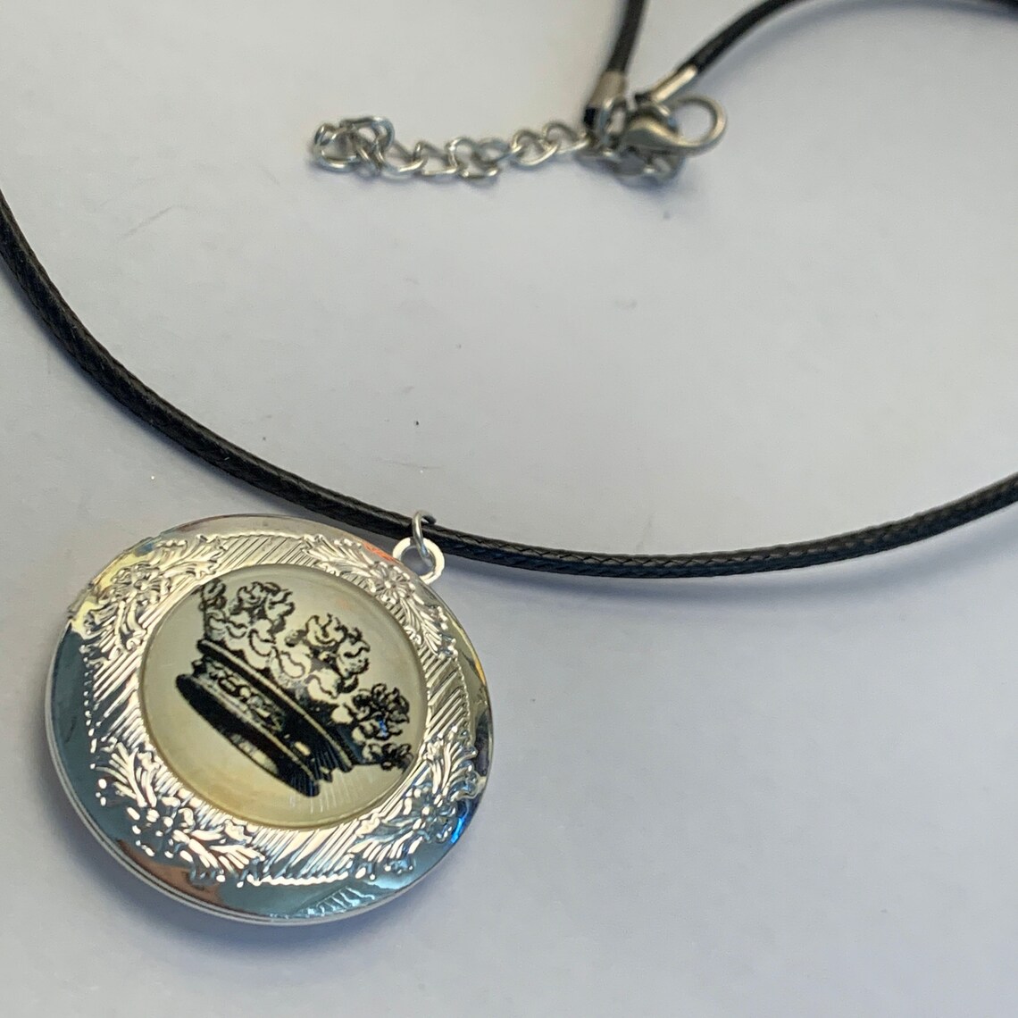 Silver Locketelegantclock Locket-photo Locket-silver | Etsy