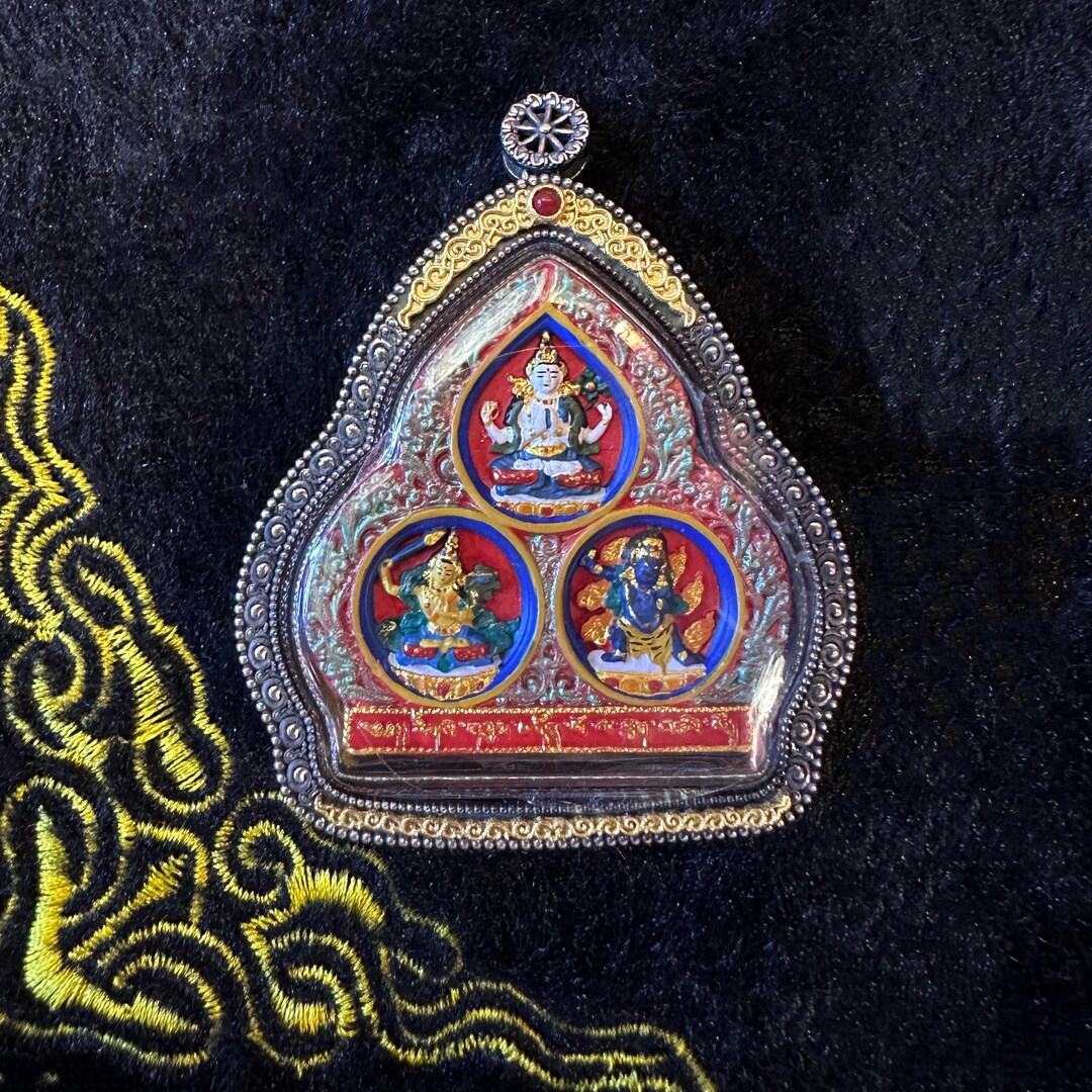 Hand-painted Stupa Amulet: Chenrezig, Tara, Vajrapani - 925 Silver ...