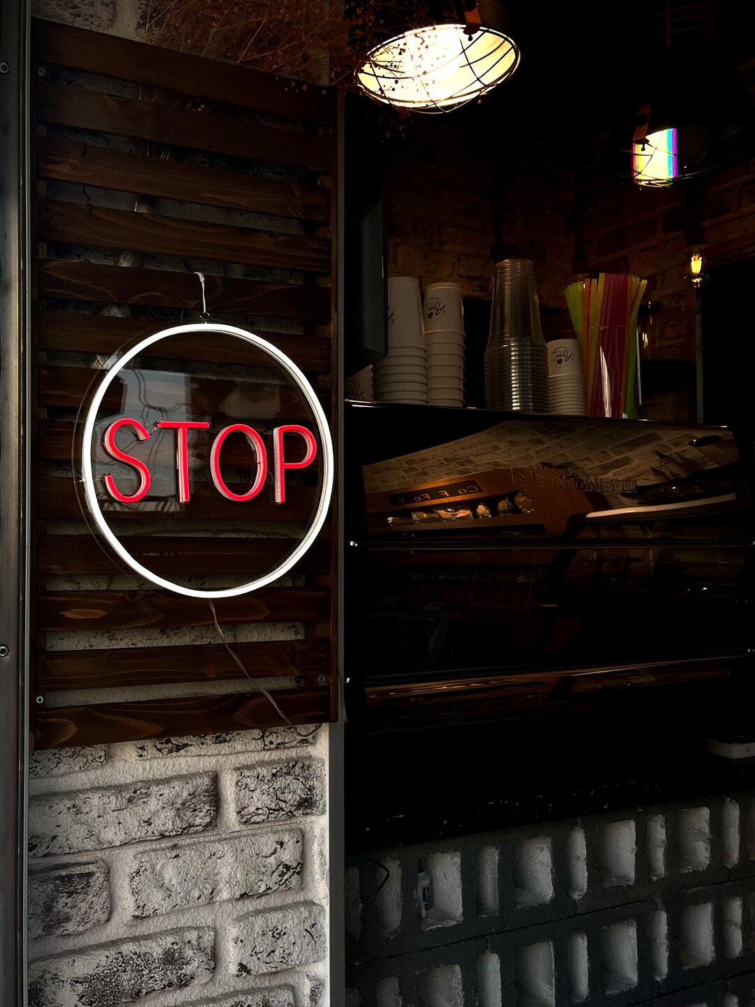 Round STOP Sign LED Neon Light – Retro Traffic Sign Decor, Bold Wall ...