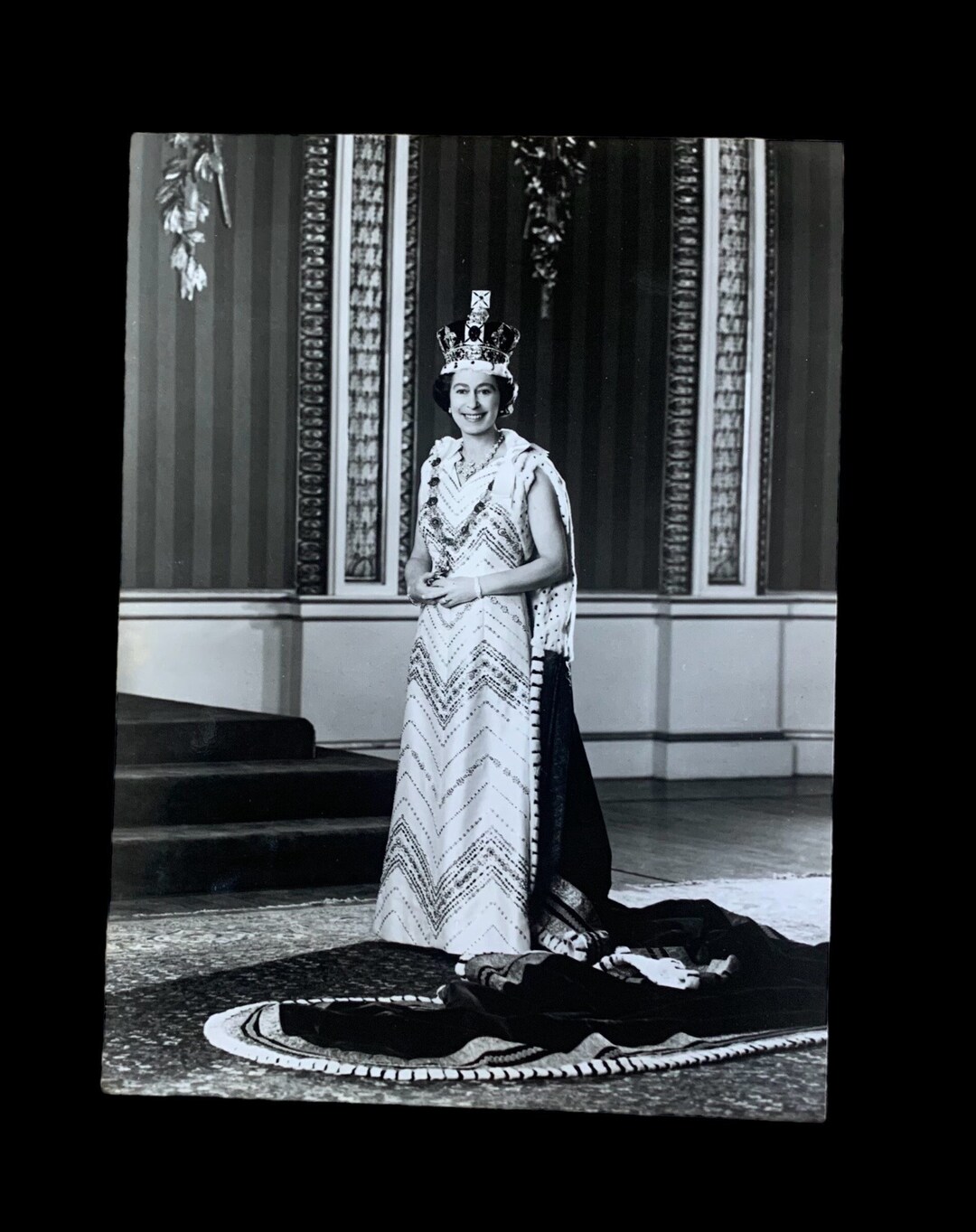 Queen Elizabeth Royal Regalia Buckingham Palace Black and White ...
