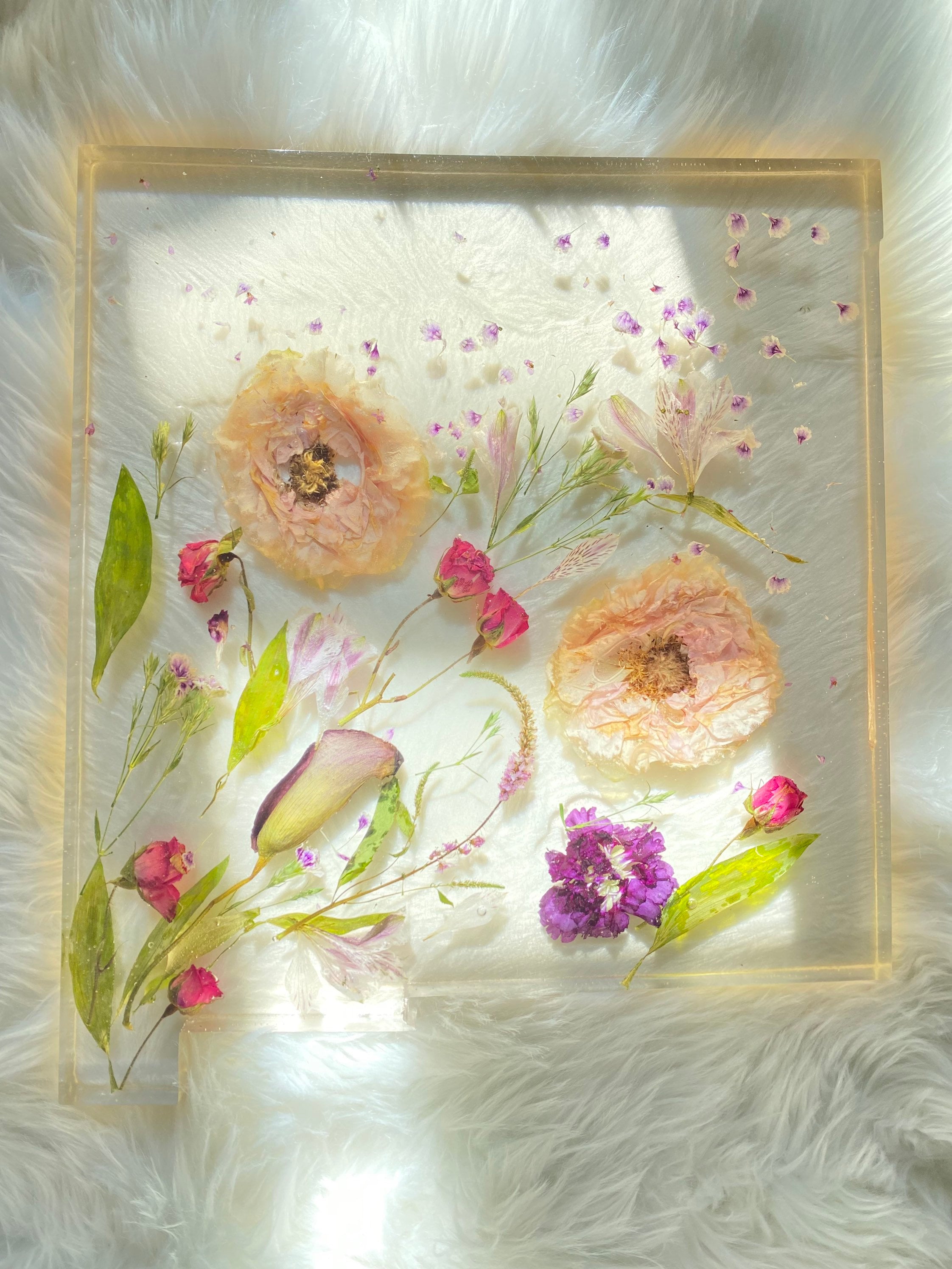 Kitchen & Dining Acacia Serving Board with Dried Flowers Spring Flower ...