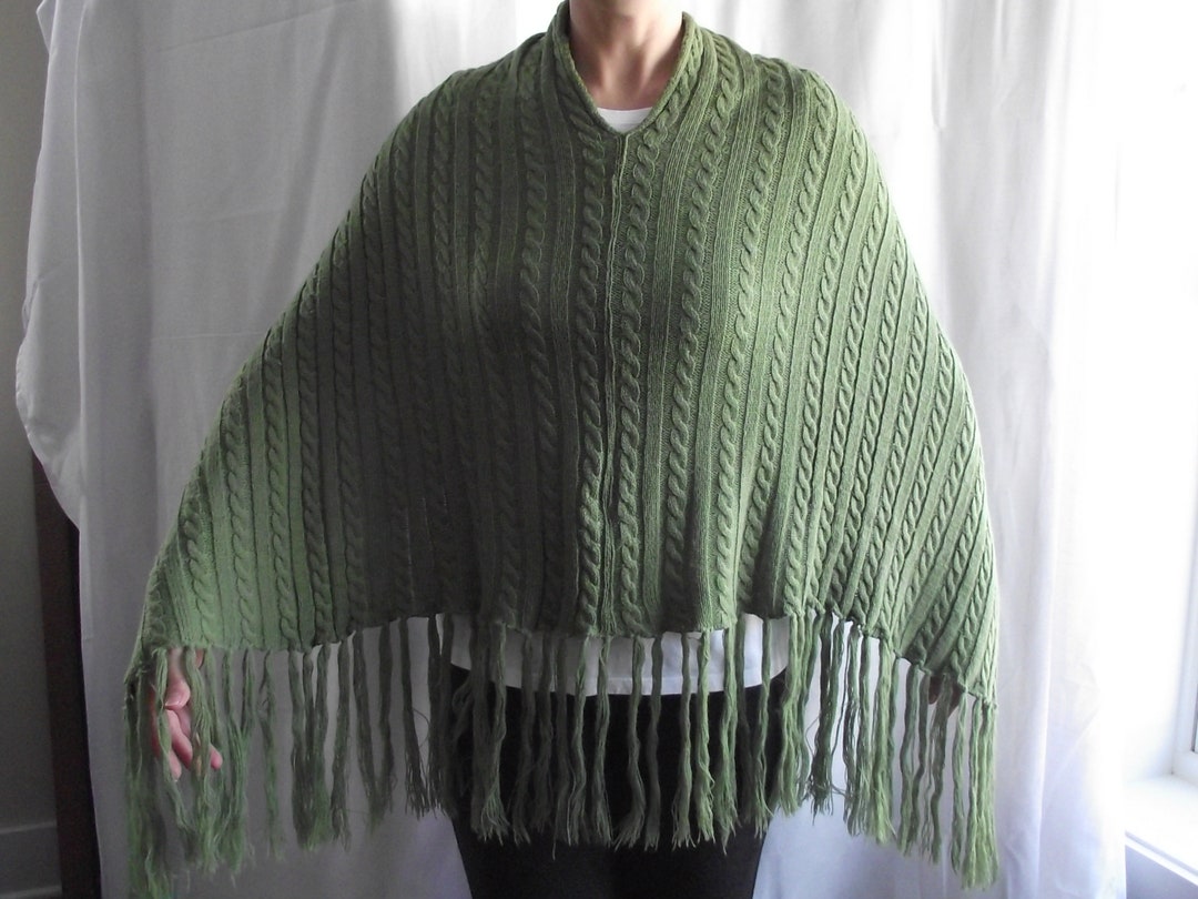 Casual Corner Poncho Pine Green Cable Knit Fringe Hemline Body Wrap One ...