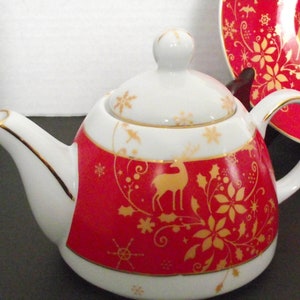 Sorelle Fine Porcelain Single Serve Tea Set Reindeer Red White Gold ...