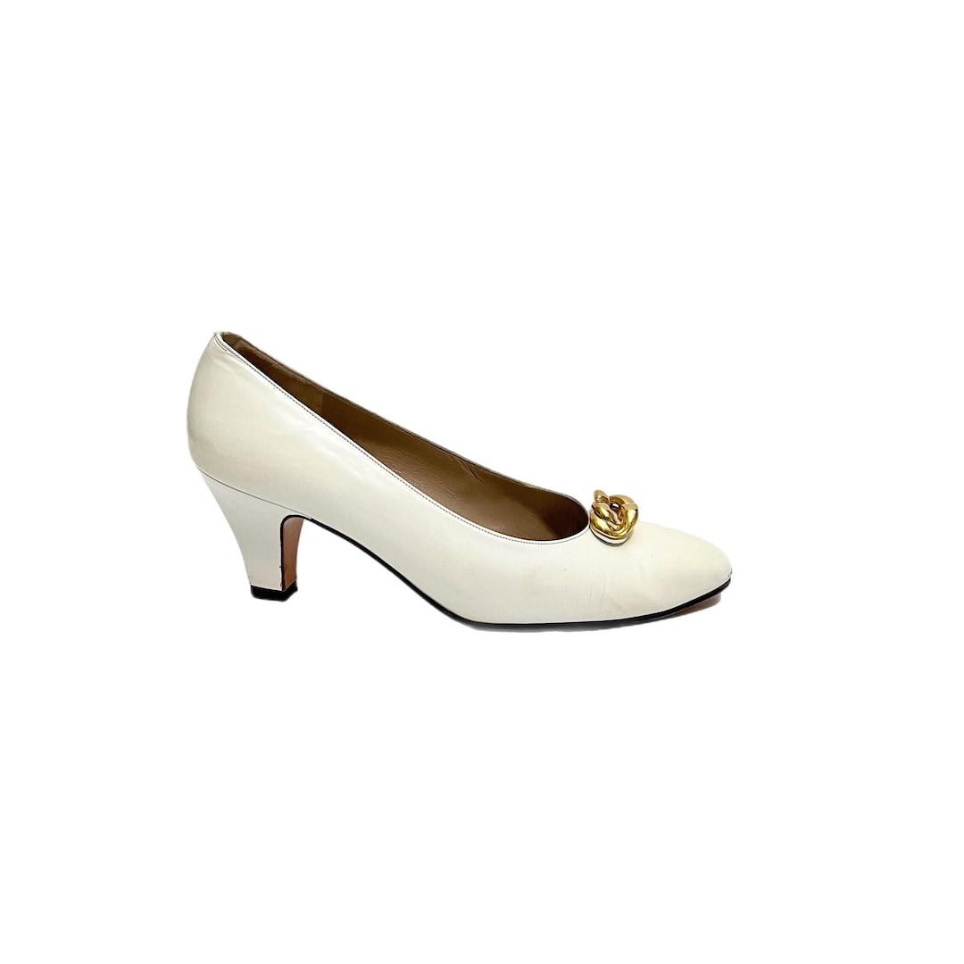 Vintage 1980s Classic Workwear Pumps // Ivory Leather Gold Charm ...