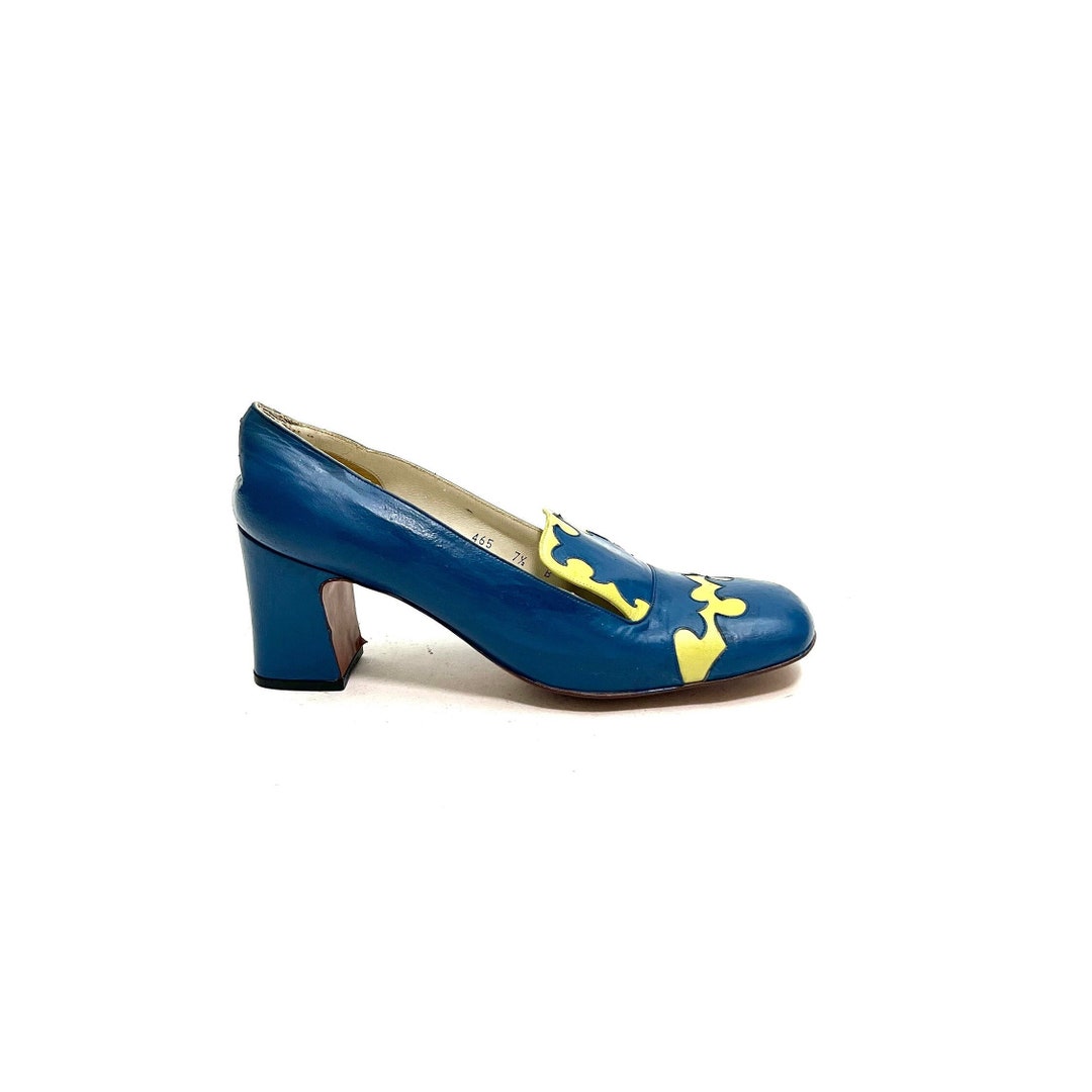 Vintage 1960s Mod Pilgrim Heels // Royal Blue Leather Lime Green Inlay ...