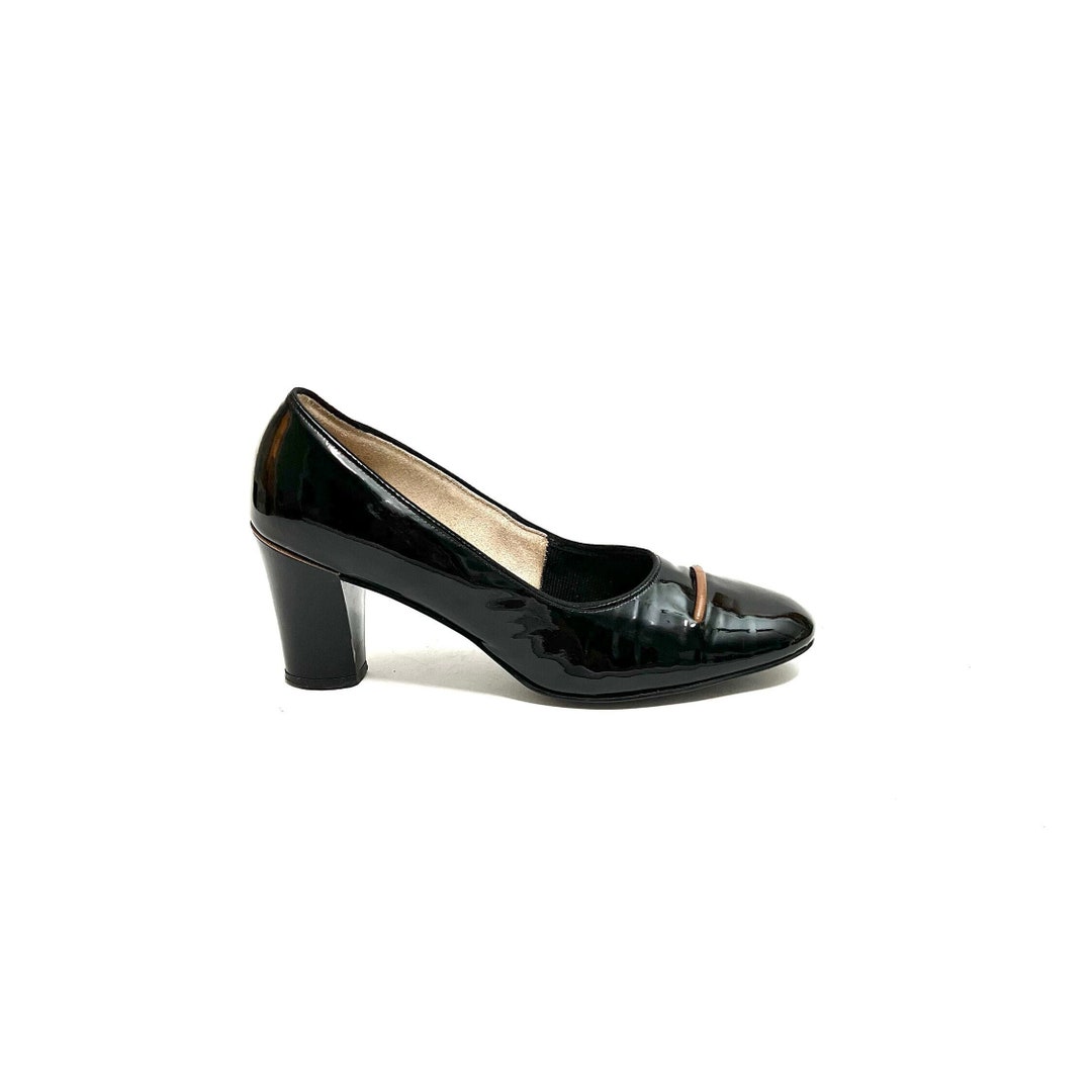 Vintage 1960s Chunky Mod Heels // Black Patent Leather Slip on Pumps by ...