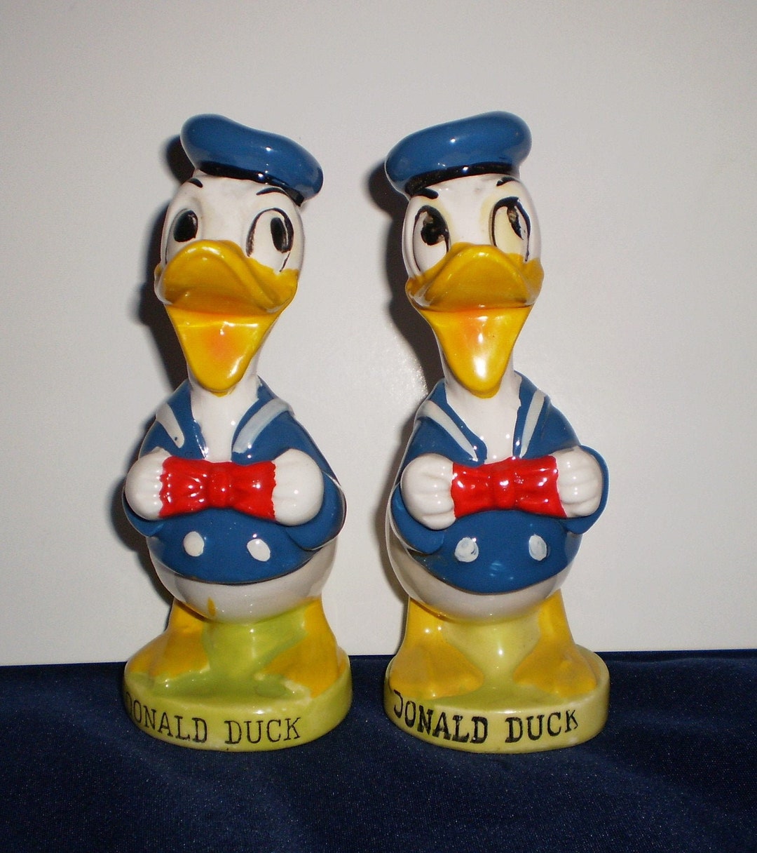 Disney Donald Duck Salt and Pepper Set - Etsy