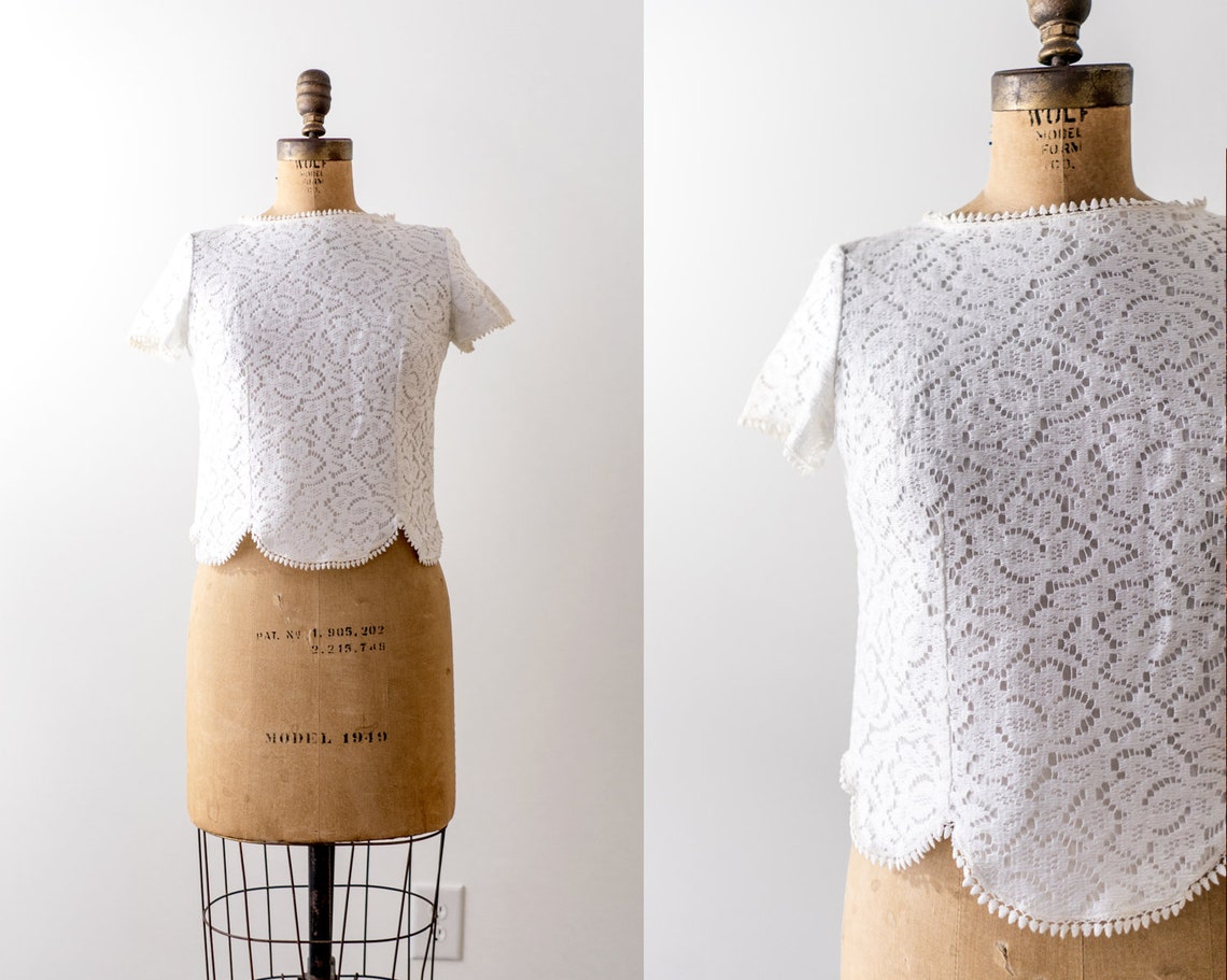 60 White Lace Blouse. Vintage 1960s Top. Scalloped. Floral. - Etsy