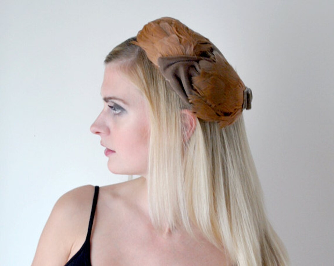 50's Brown Feather Hat. 50 Velvet Hat. Tan Feathers. - Etsy