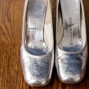 1960 Silver Shoes. Vintage 60's Metallic Pumps. Chunky Heel. Size 6.5 7 ...