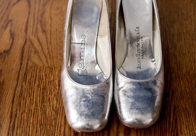 1960 Silver Shoes. Vintage 60's Metallic Pumps. Chunky Heel. Size 6.5 7 ...