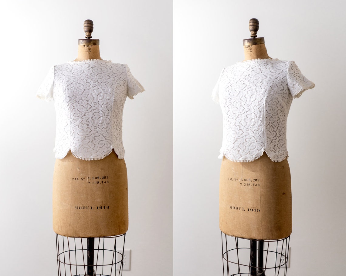 60 White Lace Blouse. Vintage 1960s Top. Scalloped. Floral. - Etsy