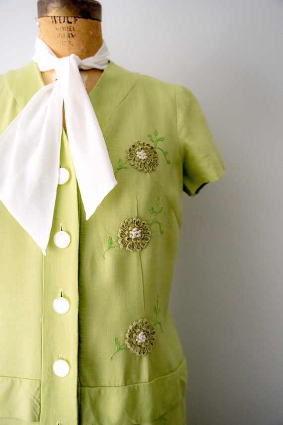 1960s green linen dress with flowers. 60s chartreuse … - Gem
