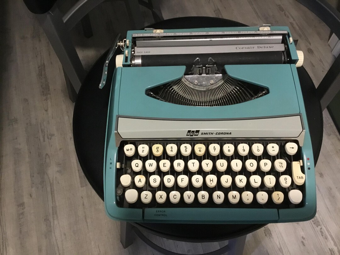 Smith Corona Typewriter "cosair" Deluxe Turquoise Typewriter With Case ...