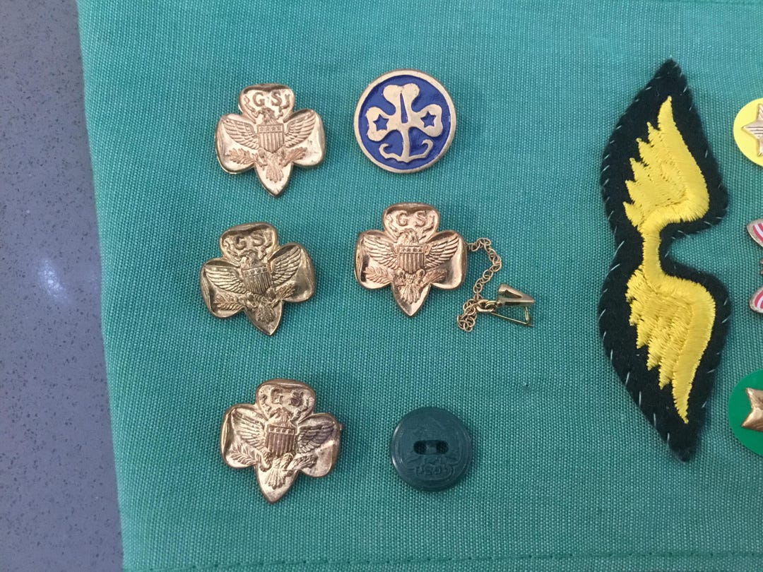 Girl Scout Badges Sash and Pins 4 Gold Tone Pins Bicentennial Pin and ...