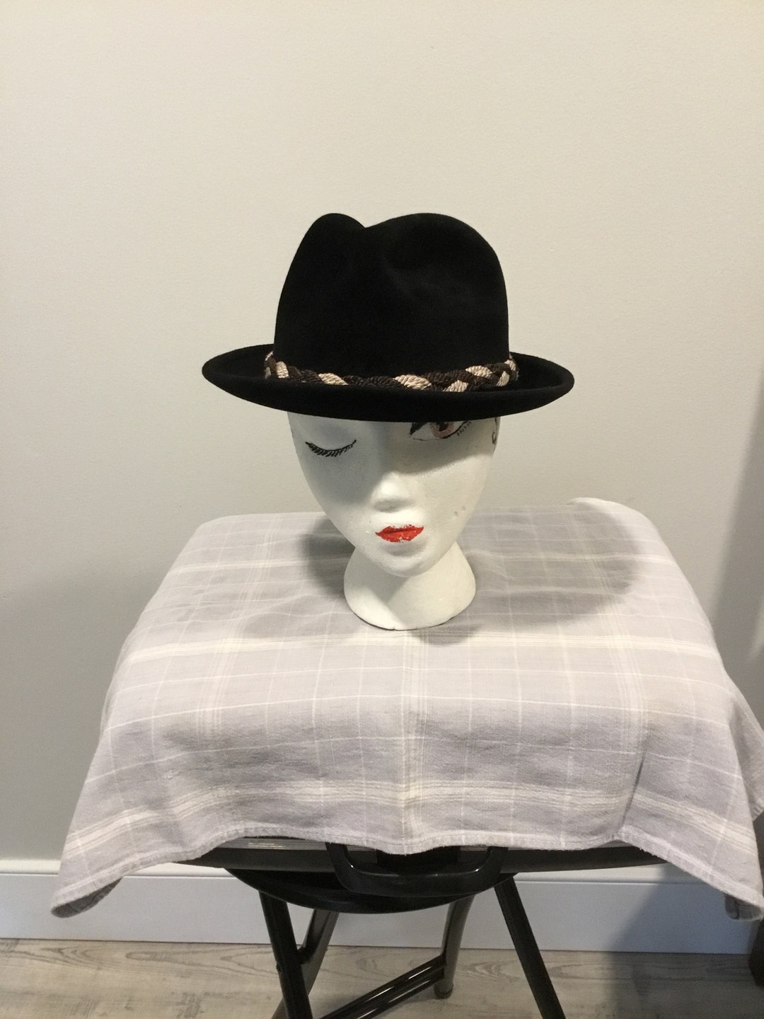 Stetson Hat Black Wool Felt Hat Feather and Pin Accent Swiss Alps Style ...