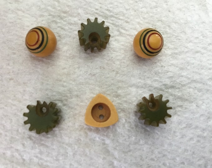 Vintage Buttons Bakelite Buttons Early Plastic Striped Buttons 6 Button ...