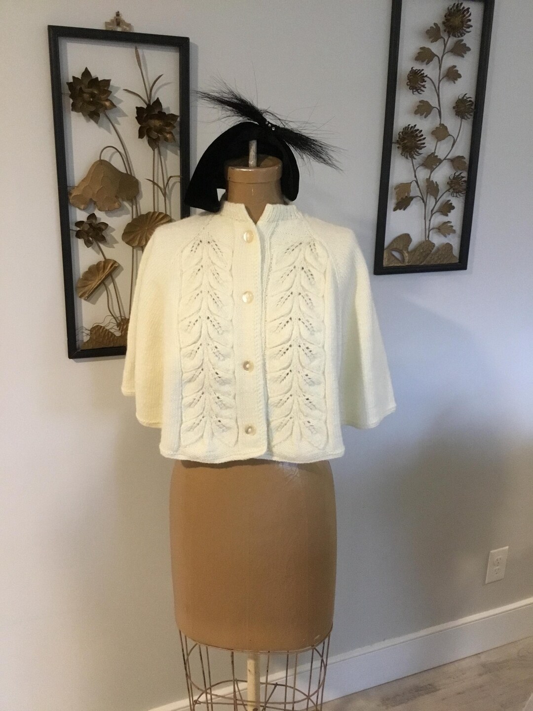 Vintage Knit Cape Dressy Capelet Some Sparkle in the off White Knit ...