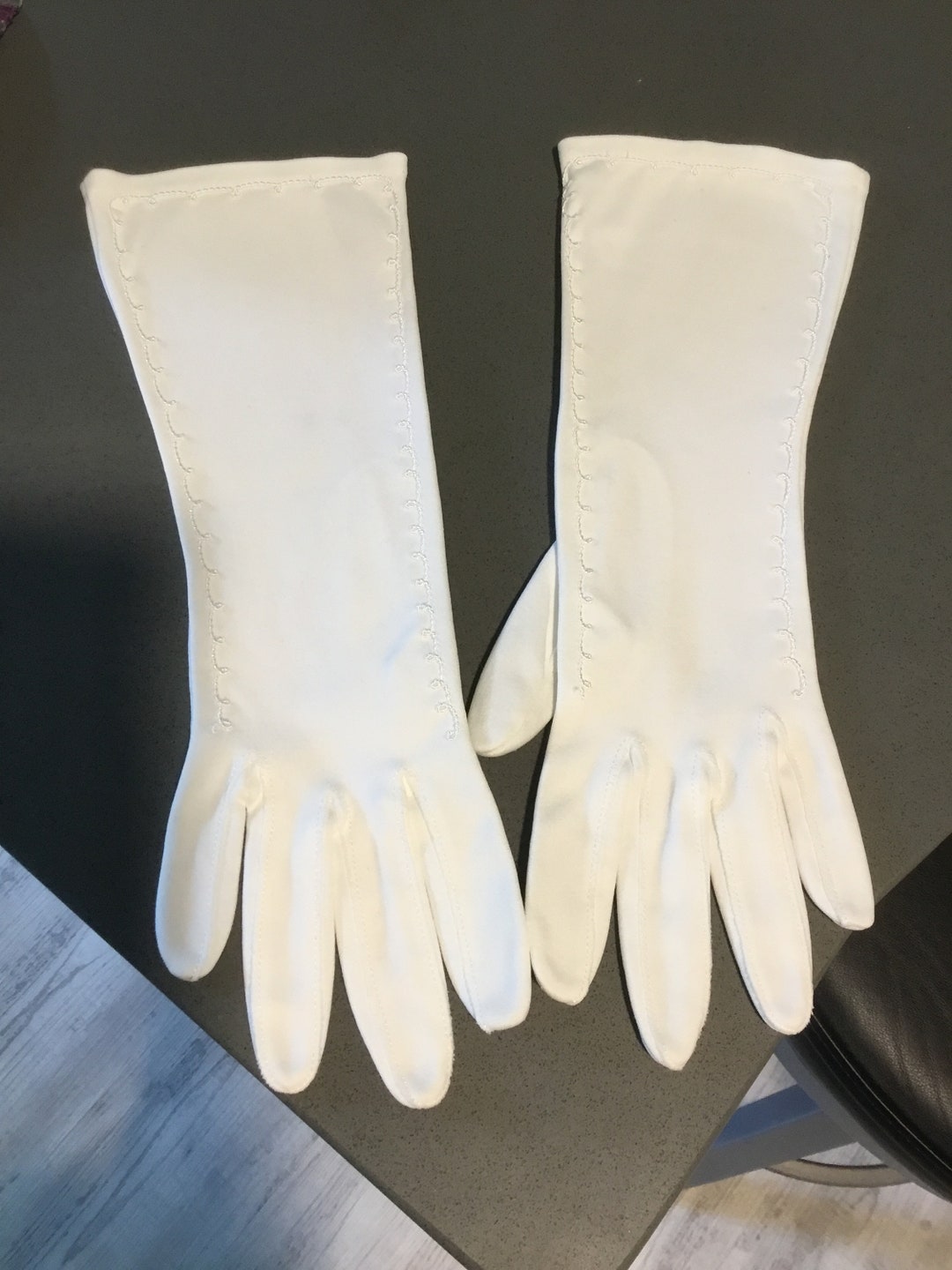 Vintage Gloves White Cotton Gloves With Sweet Embroidery Detail 6 1/2 ...
