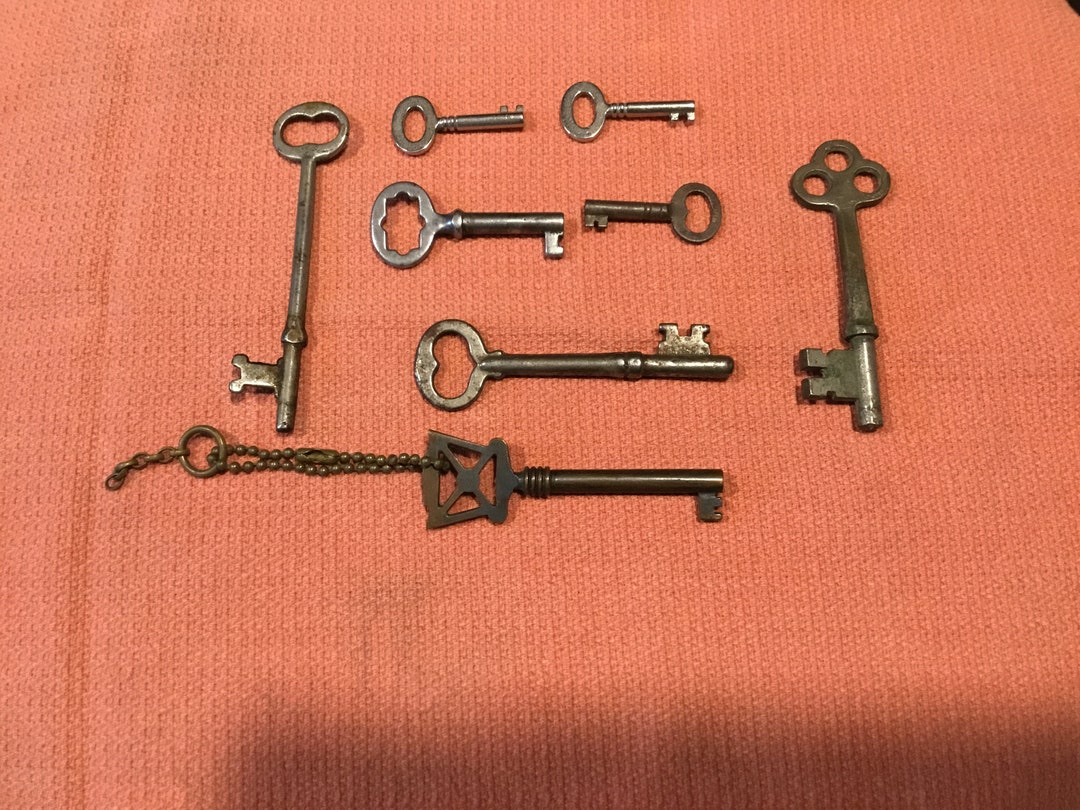 8 Skeleton Keys 3 Look Like Corbin Keys, 1 Heart, but Aren't Marked 3 ...