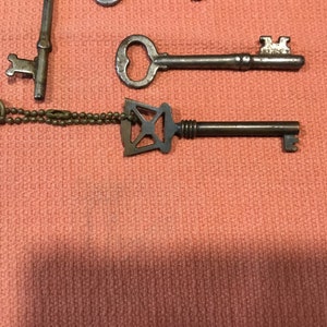 8 Skeleton Keys 3 Look Like Corbin Keys, 1 Heart, but Aren't Marked 3 ...