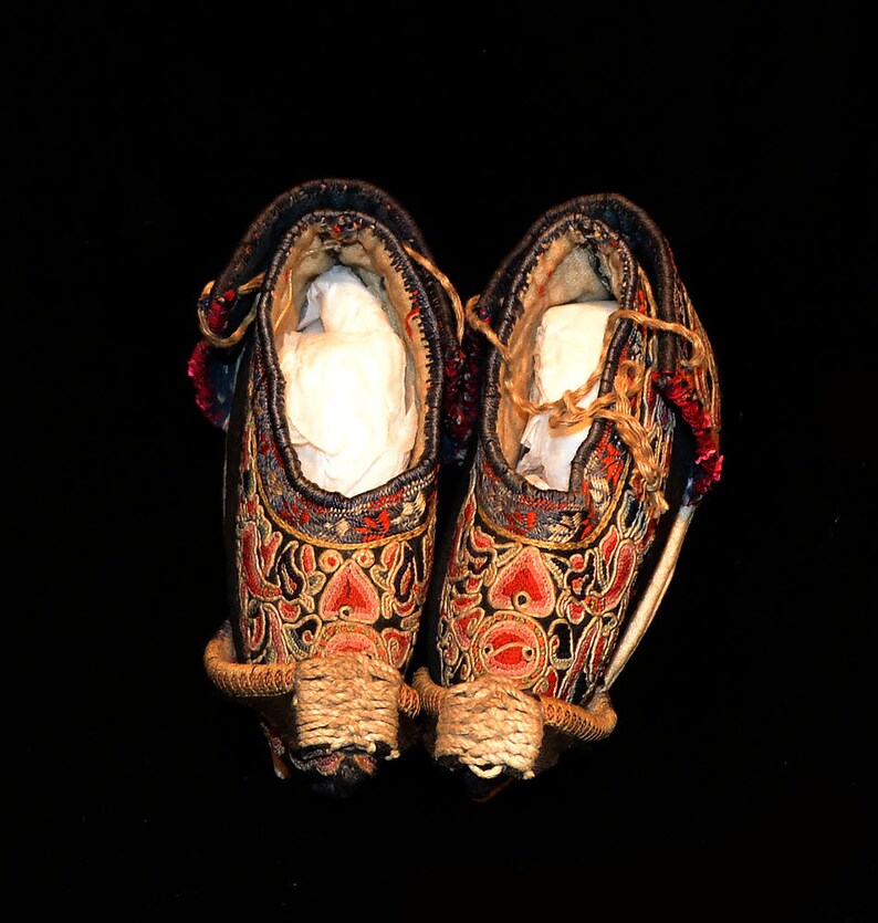 Very Small Woman's Shoes for Tiny Feet, China. - Etsy