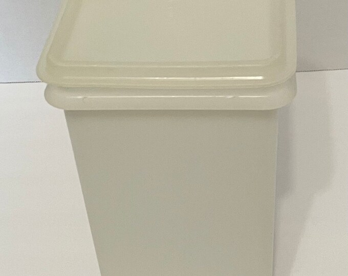 Tupperware Cracker Keeper Container Square With Lid Made in USA 1314 ...