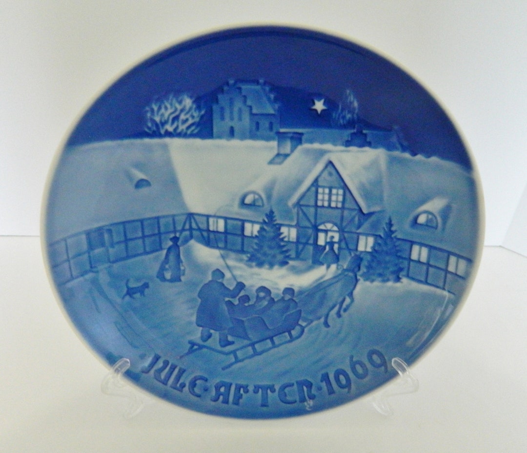 Jule Aften 1969 Arrival of Christmas Guests B & G Copenhagen Denmark ...