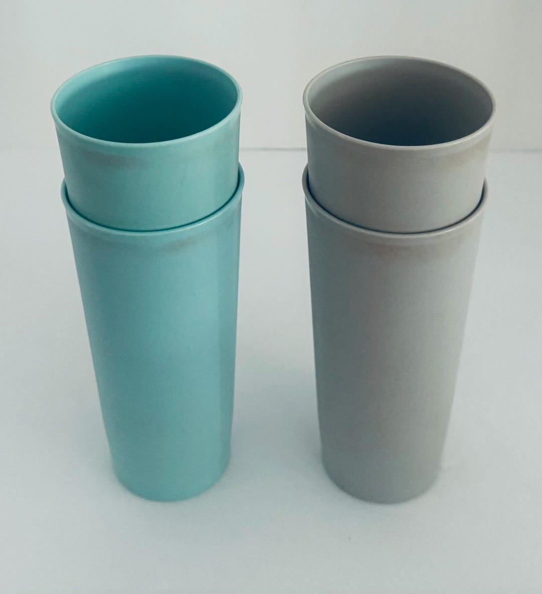 Tupperware Tumblers 16 Fluid Ounce Lot of 4 Two Gray & Two Aqua #1348 ...