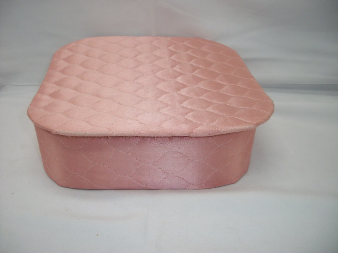 Vintage Pink Satin Quilted Hanky Handkerchief Storage Vanity Jewelry ...