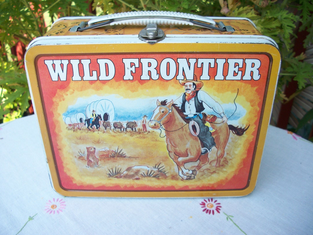 Vintage Wonderful Metal Lunch Box With Handle Latch Closure Wild ...