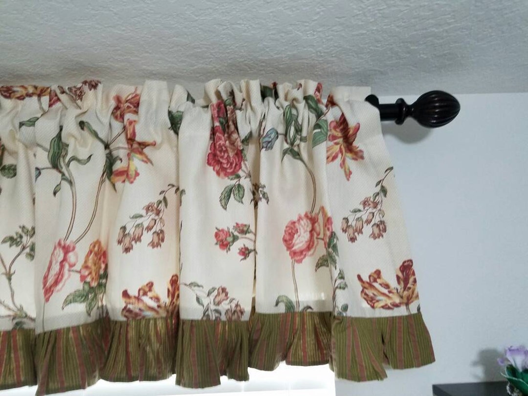 Country Cottage Valance in English Linen and a Ruffle in Seersucker ...