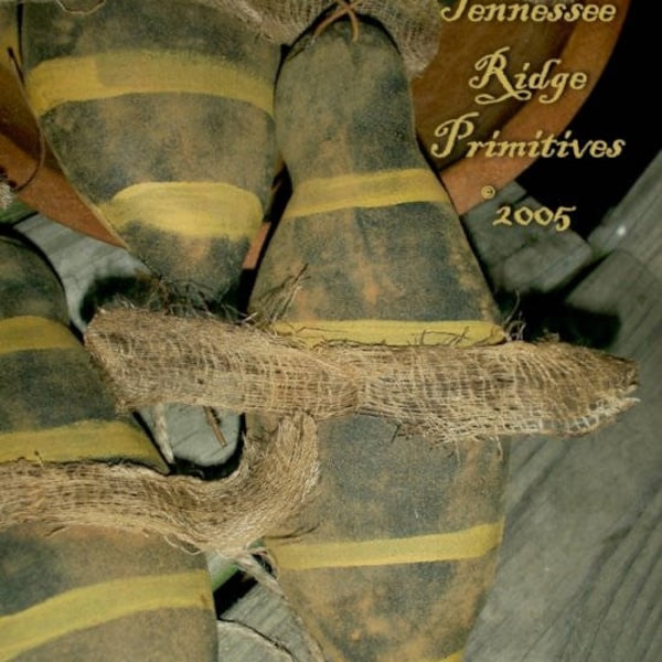 Primitive Bee - Etsy