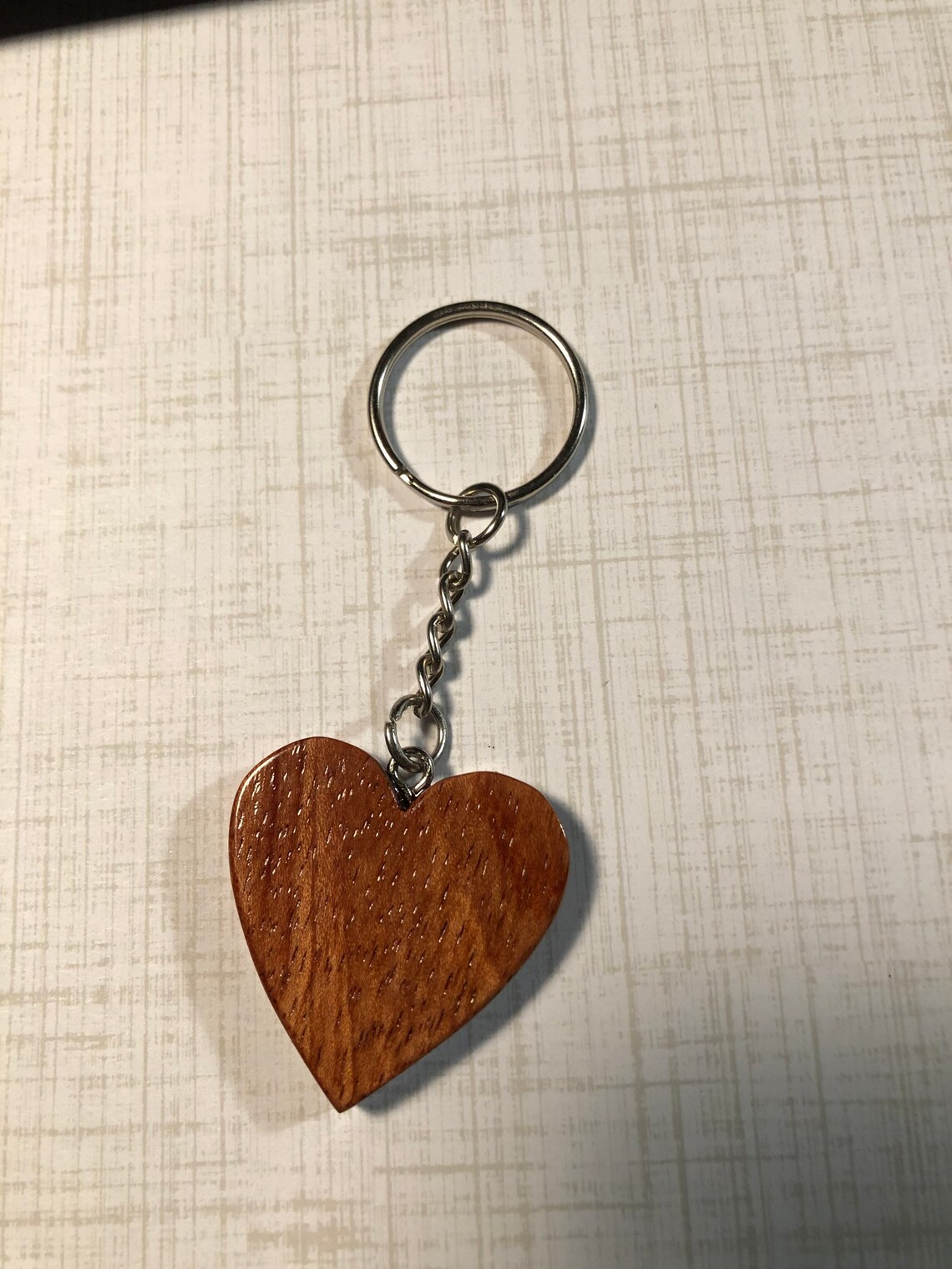 Llavero del corazón llavero del corazón de madera hecho a | Etsy