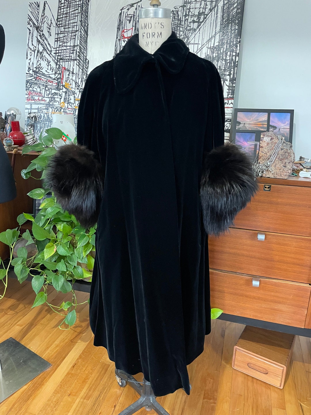 1950s Black Velvet Opera Coat - Collar - Pocket 1960s - Swing Fox Cuffs ...