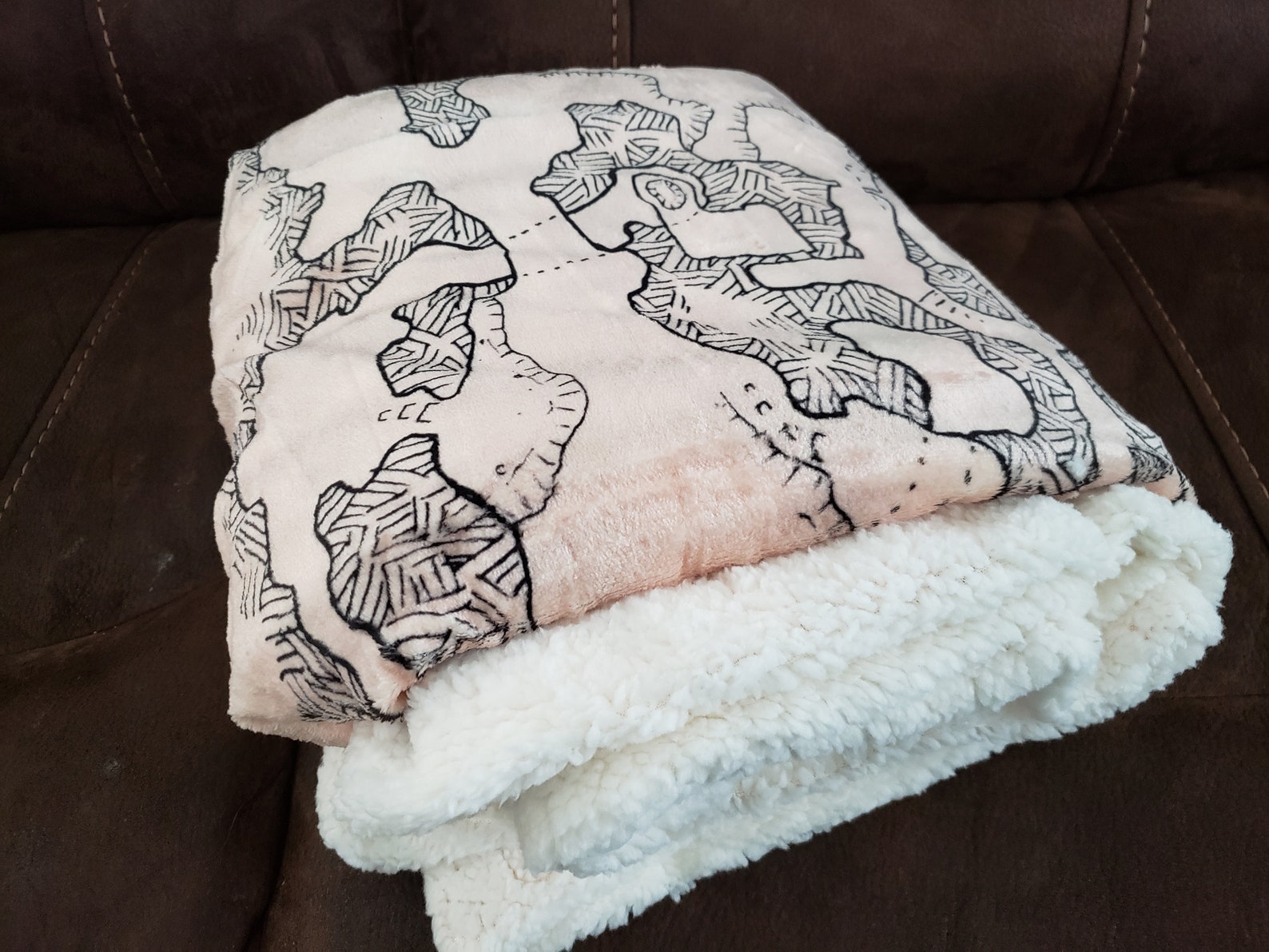 Dungeons and Dragons SHERPA FLEECE BLANKET Vintage D&D Map - Etsy