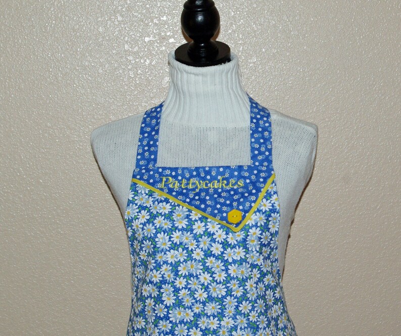 Blue Daisy Apron Retro Chic Custom Personalized Grandparent | Etsy