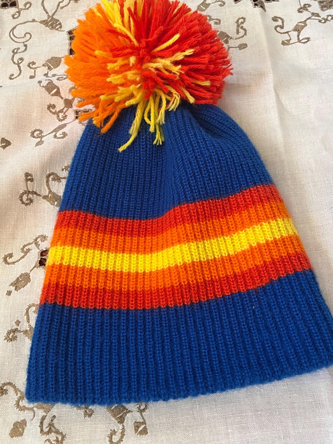 1970s Rainbow Colors Winter Wonderland Kaleidoscope Stripe Ski Cap Hat ...