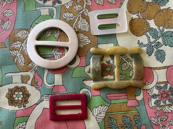 1940s thru 1960s Celluloid Bakelite Plastic Scarf Shi… - Gem