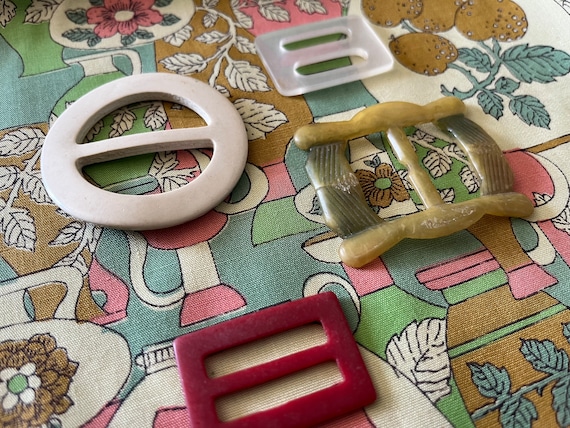 1940s thru 1960s Celluloid Bakelite Plastic Scarf Shi… - Gem