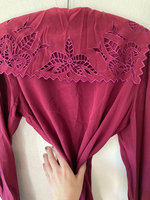 1980s Fuchsia Embroidered Cut Out Long Collared Secre… - Gem