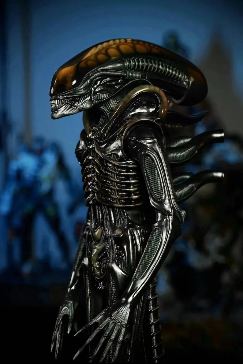Alien Full Body Statue – Polystone Resin Collectible Figurine ...