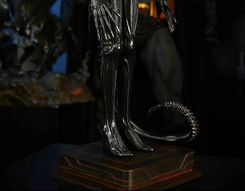 Alien Full Body Statue – Polystone Resin Collectible Figurine ...