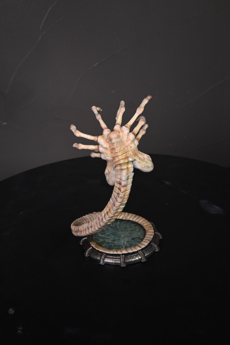 Alien Facehugger Statue, 5.5 Inch Resin Collectible Display Figure - Etsy