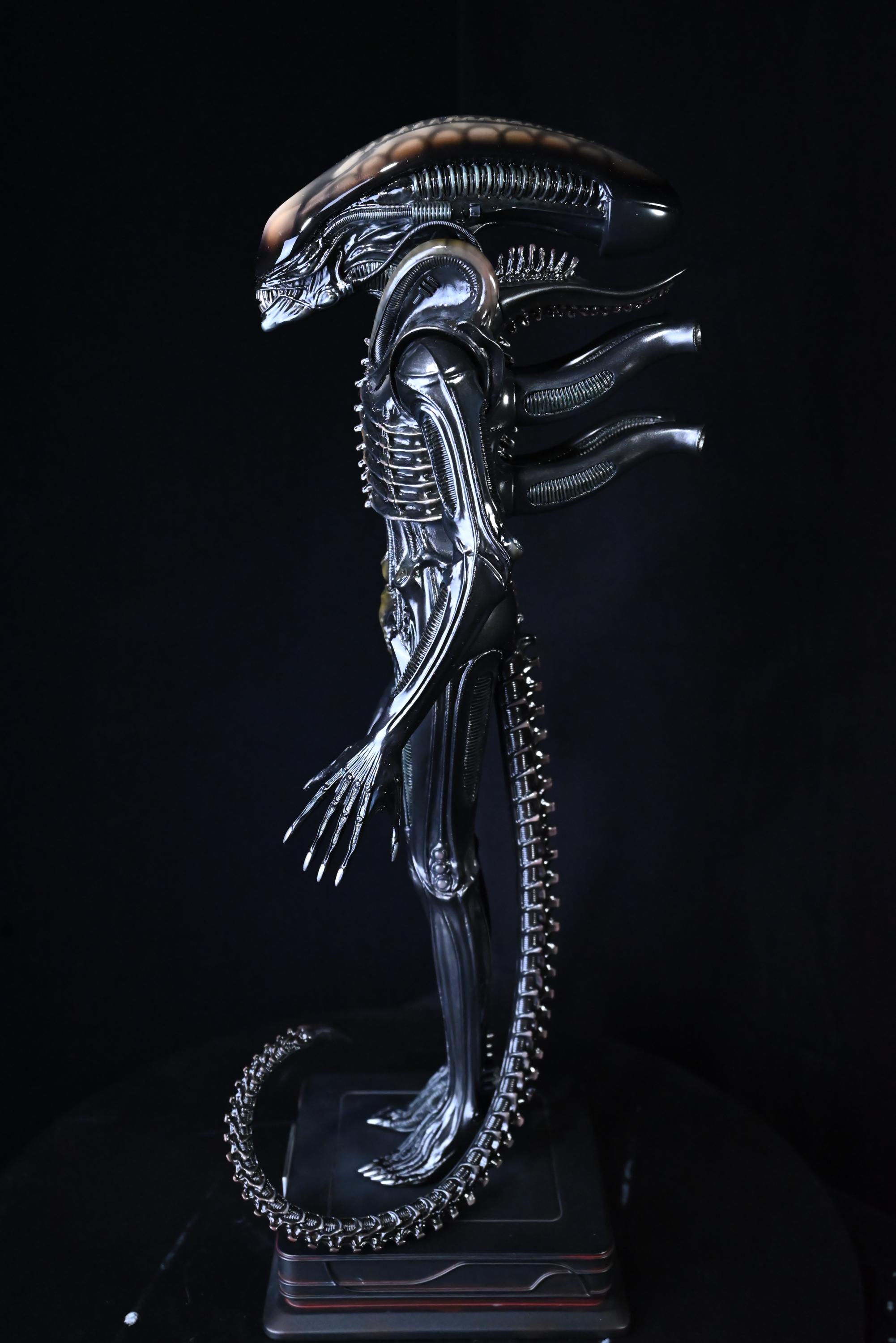 Alien Full Body Statue – Polystone Resin Collectible Figurine ...