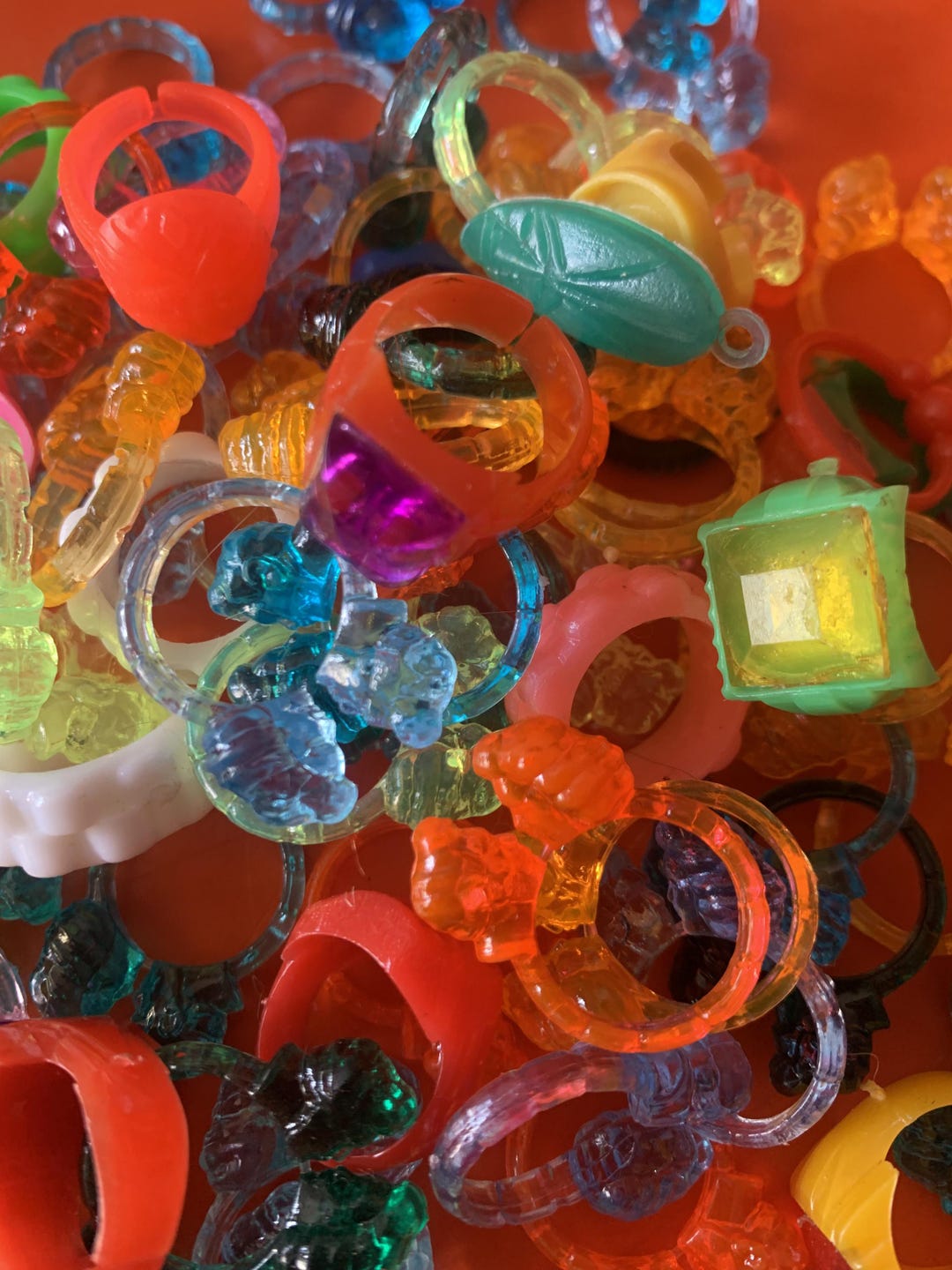 1950s Cracker Jack / Gumball Machine Prize Toy Plastic Rings Mystery ...