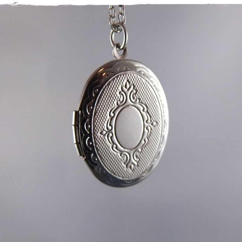 Silver Oval Locket - Etsy