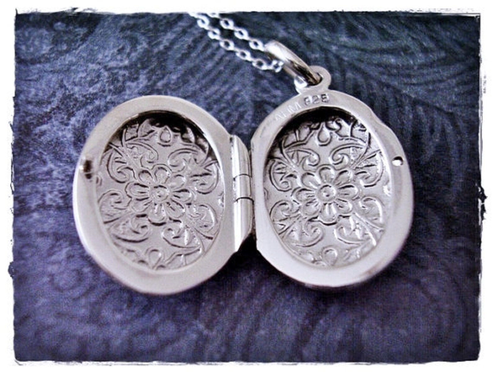 Silver Oval Daisy Locket Necklace - Sterling Silver Oval Daisy Locket ...