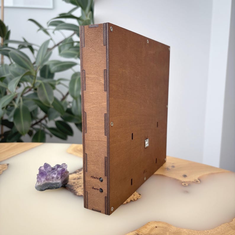 Word Clock in German, LED Wooden Wordclock for Desk, LED Text Display ...