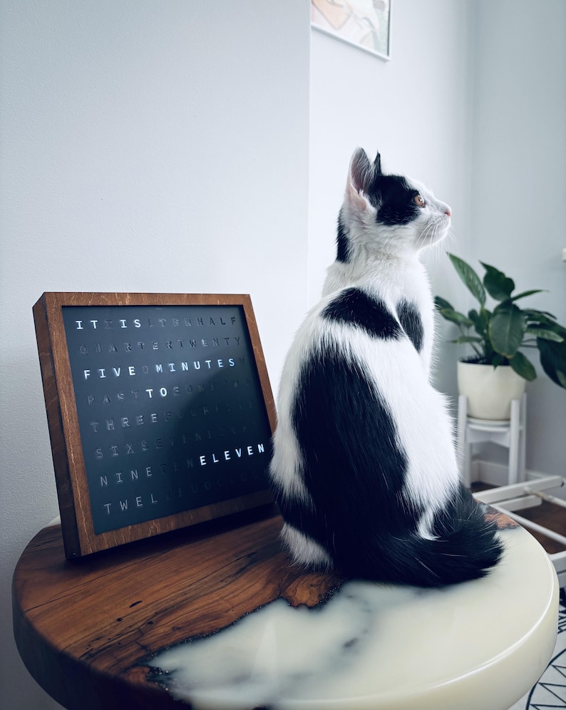 Word Clock in German, LED Wooden Wordclock for Desk, LED Text Display Word Clock, Wooden ...